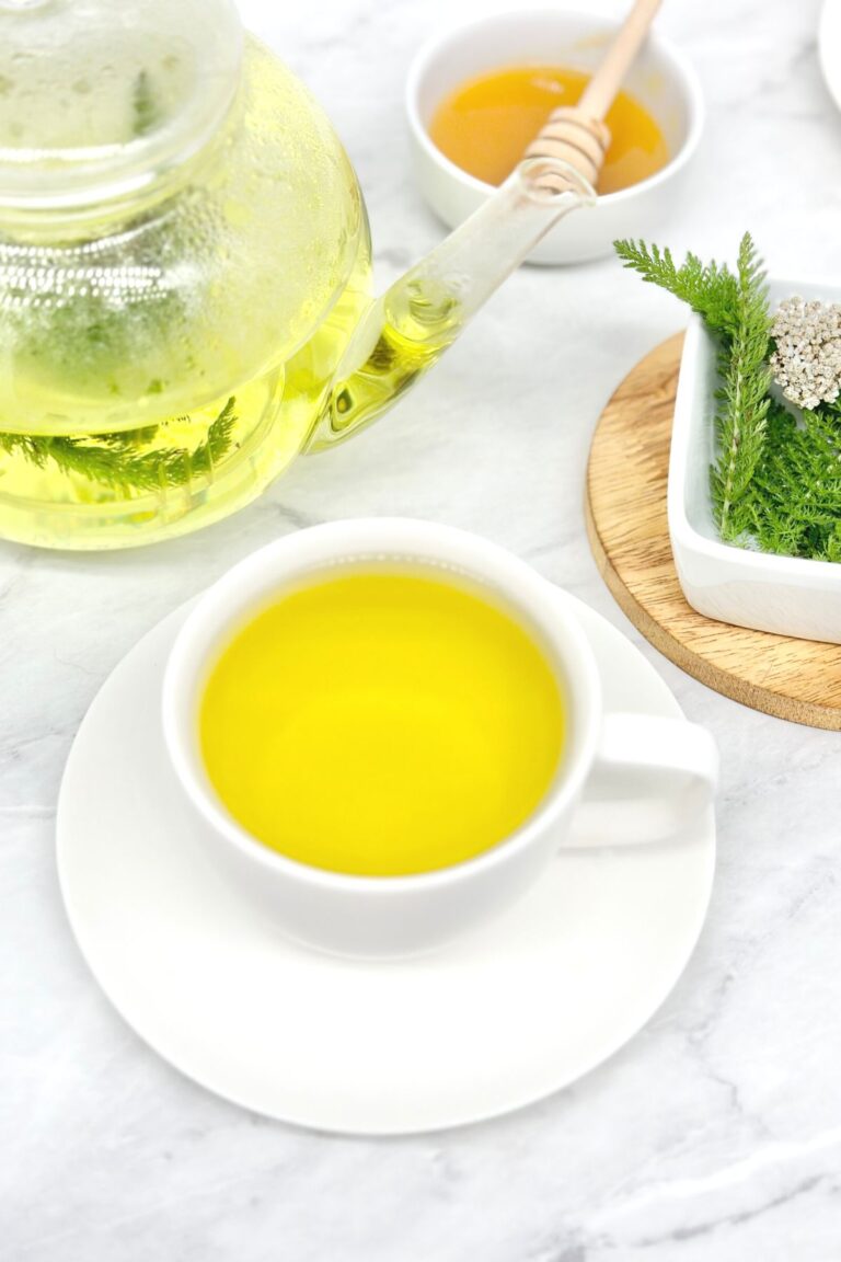 How to Make Yarrow Tea - Daily Tea Time