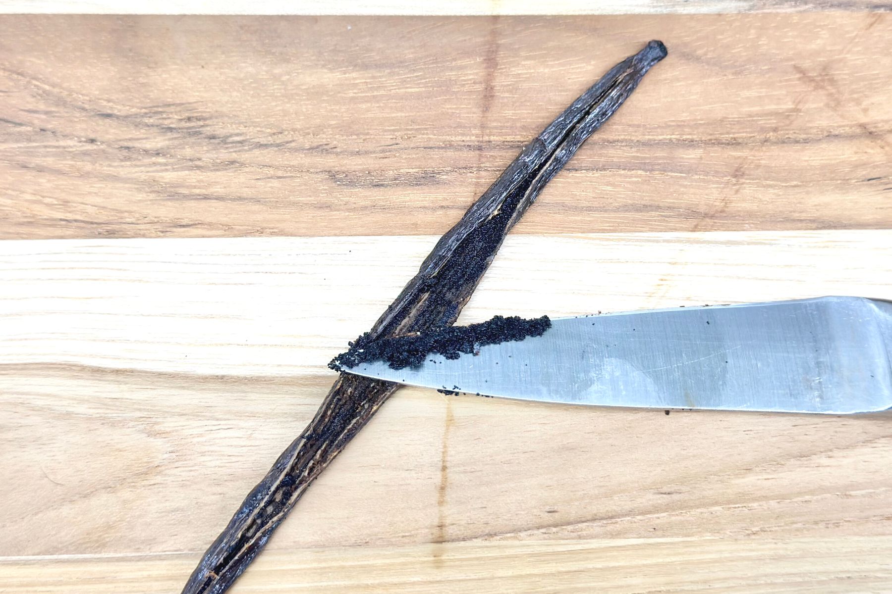 Vanilla Milk Tea Recipe with Real Vanilla Bean - Daily Tea Time