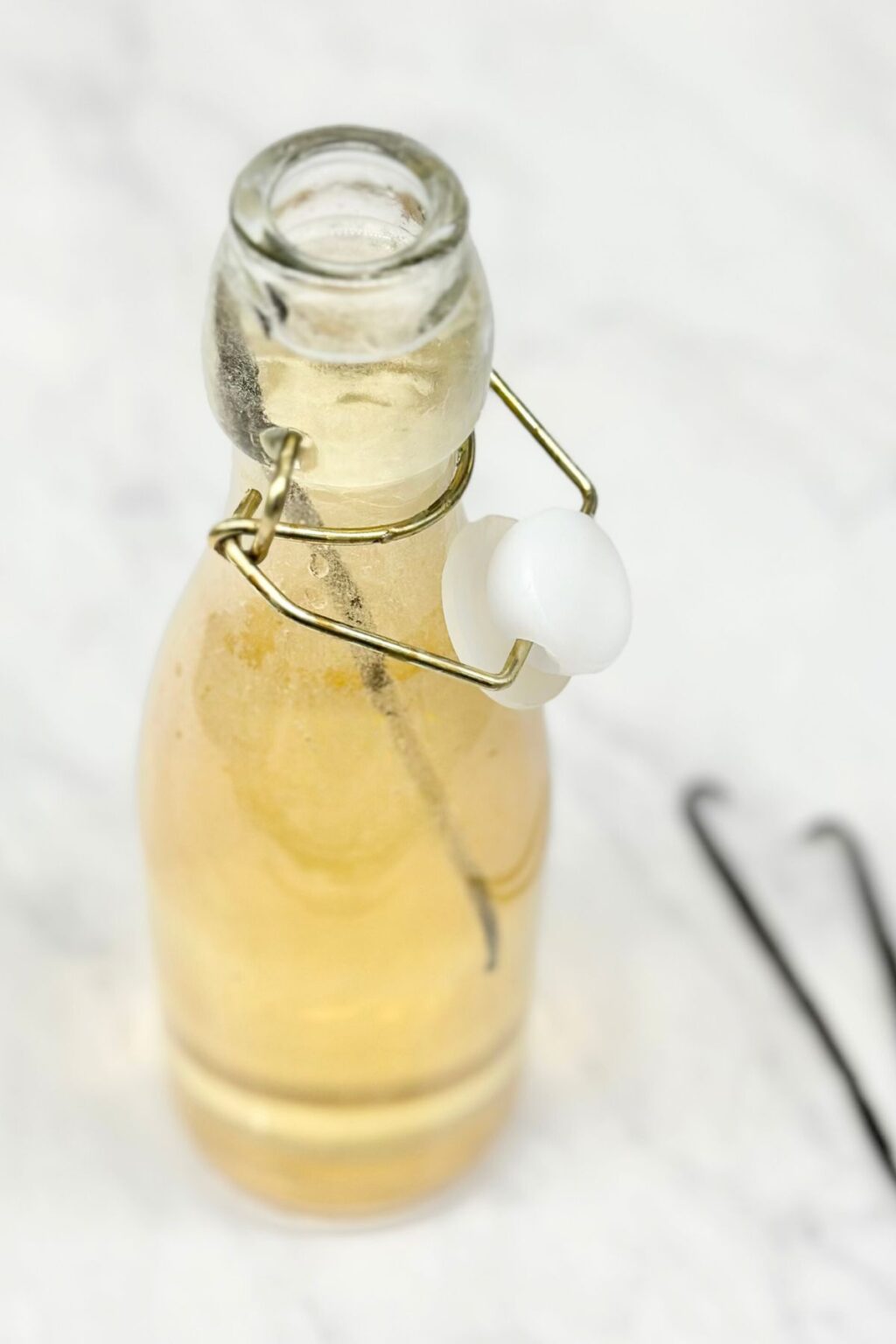 Homemade Vanilla Simple Syrup Recipe - Daily Tea Time